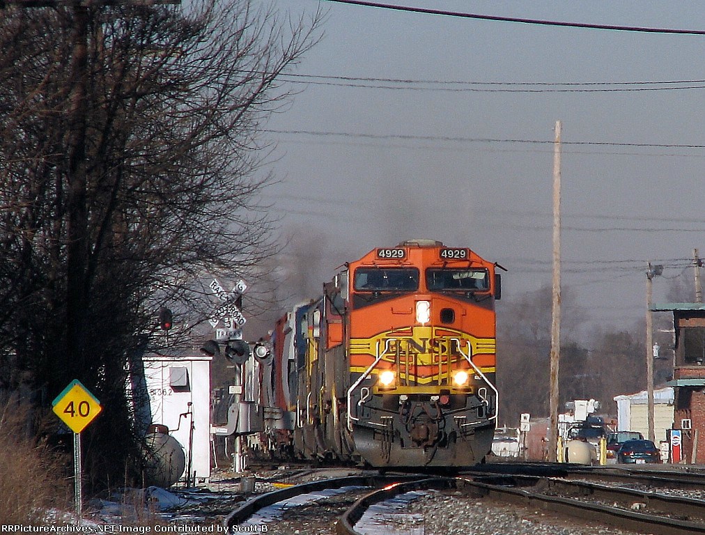 BNSF 4929 Q380